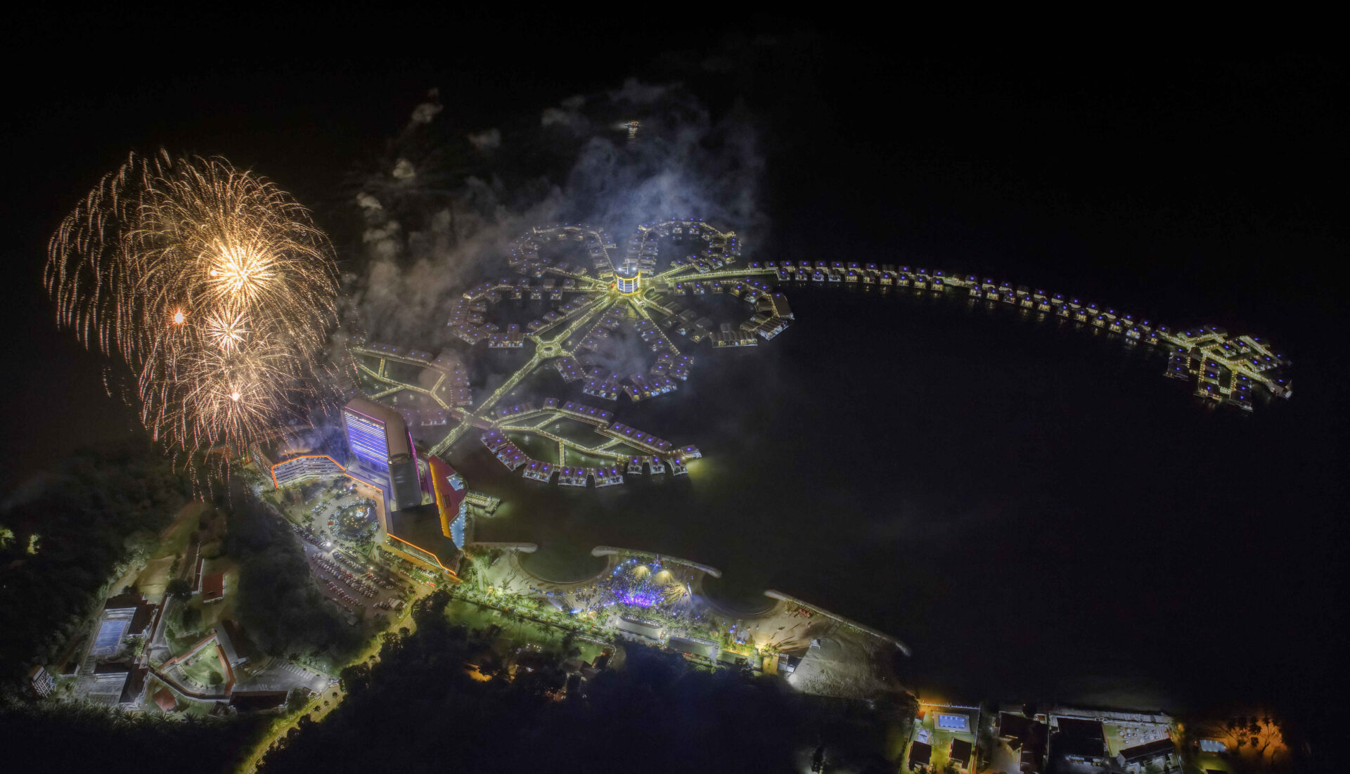 LEXIS HIBISCUS PORT DICKSON TO RING IN 2024 WITH 3D2N NEON NYE CARNIVAL ...